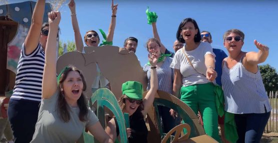 Carton Plein ! - Team building de construction d'objets en carton